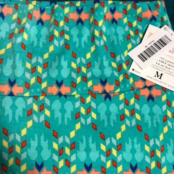 LuLaRoe | Skirts | Nwt Lularoe Azure Twirl Skirt M Geometric Print ...